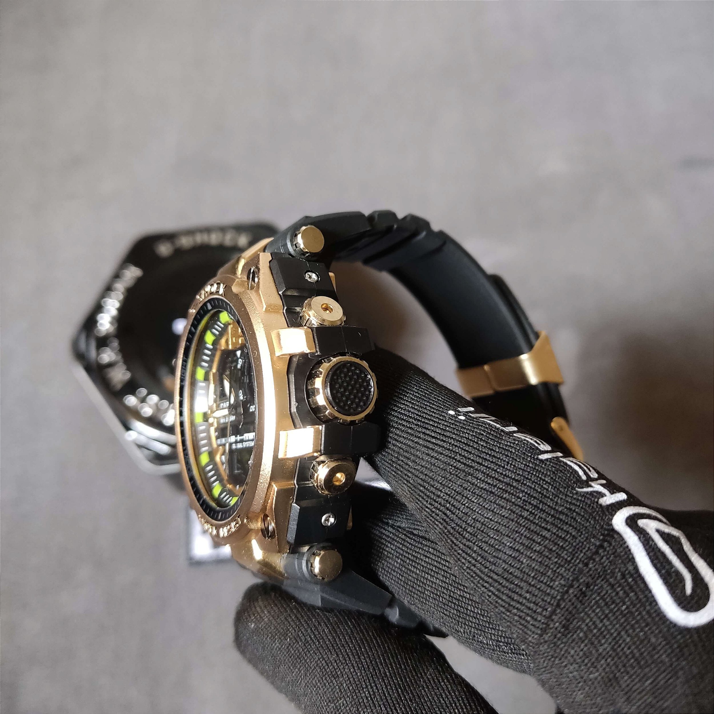 G-SHOCK Resist Titanium GOLD - FORSHOOTER - Militar e tático