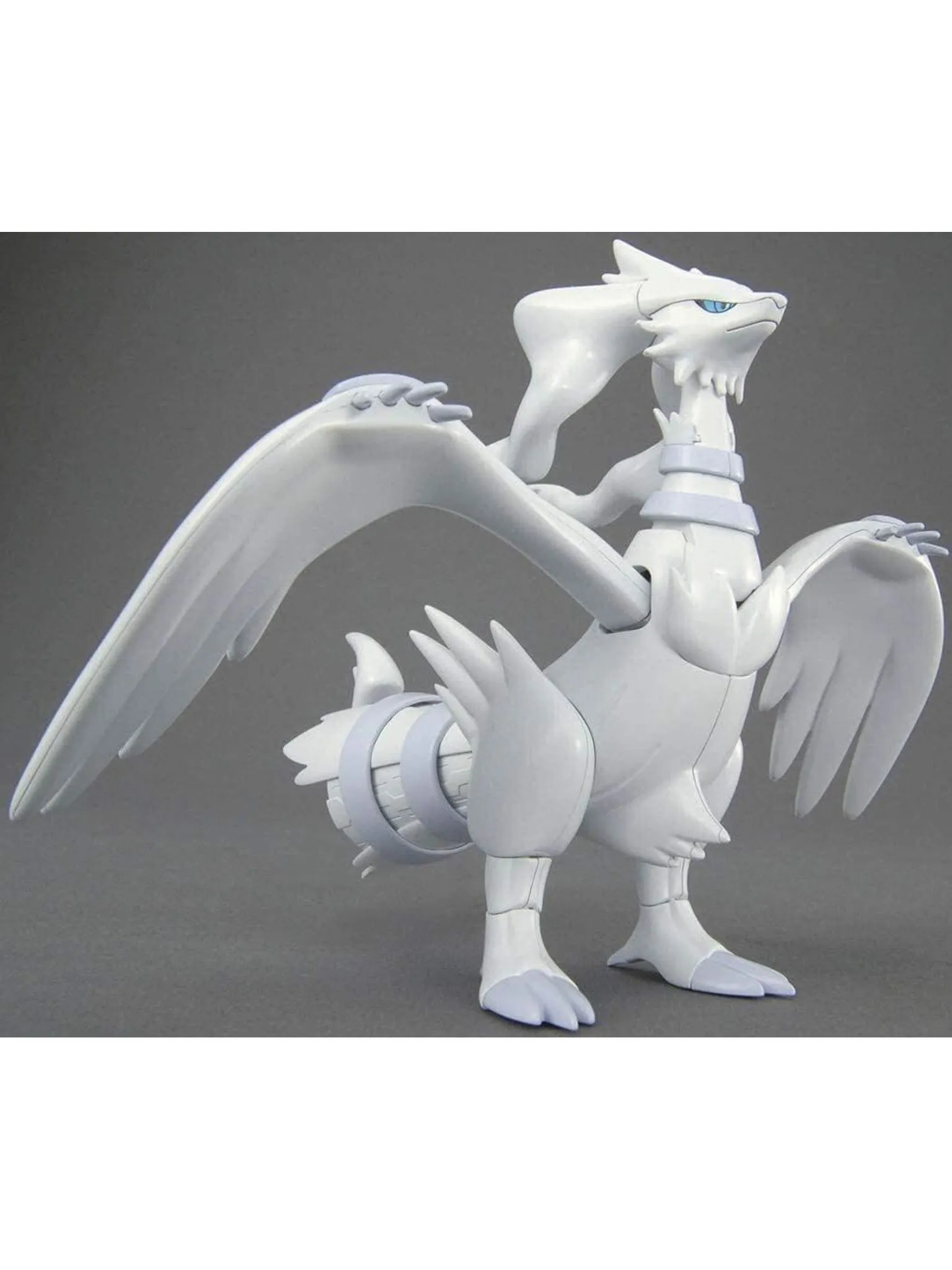 Reshiram - Pokemon - Plastic Model Kit (Bandai) - PRONTA ENTREGA ...