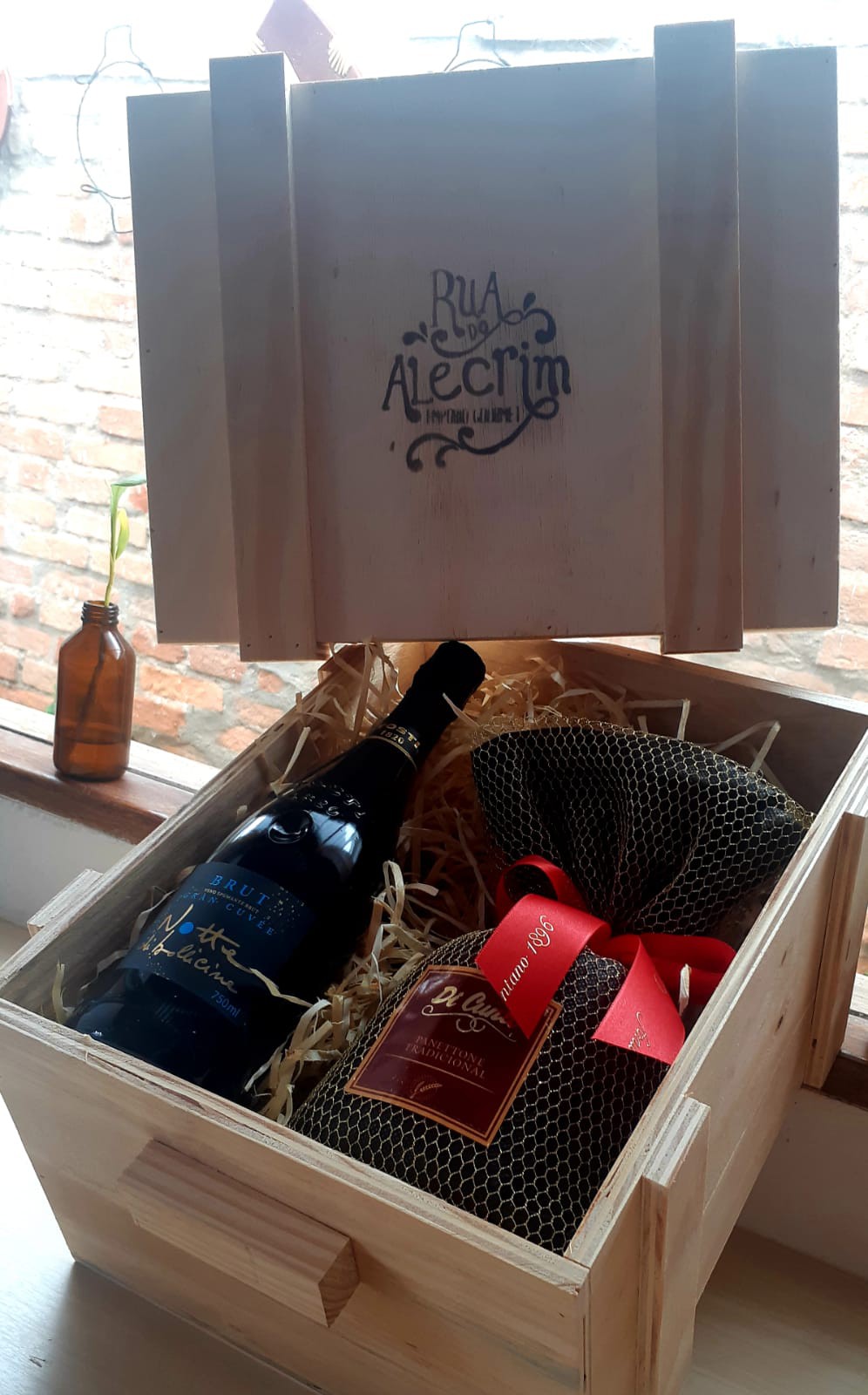 Baú Natal Espumante E Panetone Rua Do Alecrim