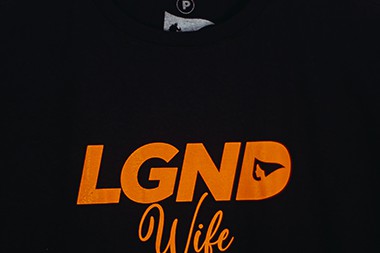 Camiseta LGND Wife - Preta + Laranja - Loja Legendários | Produtos ...