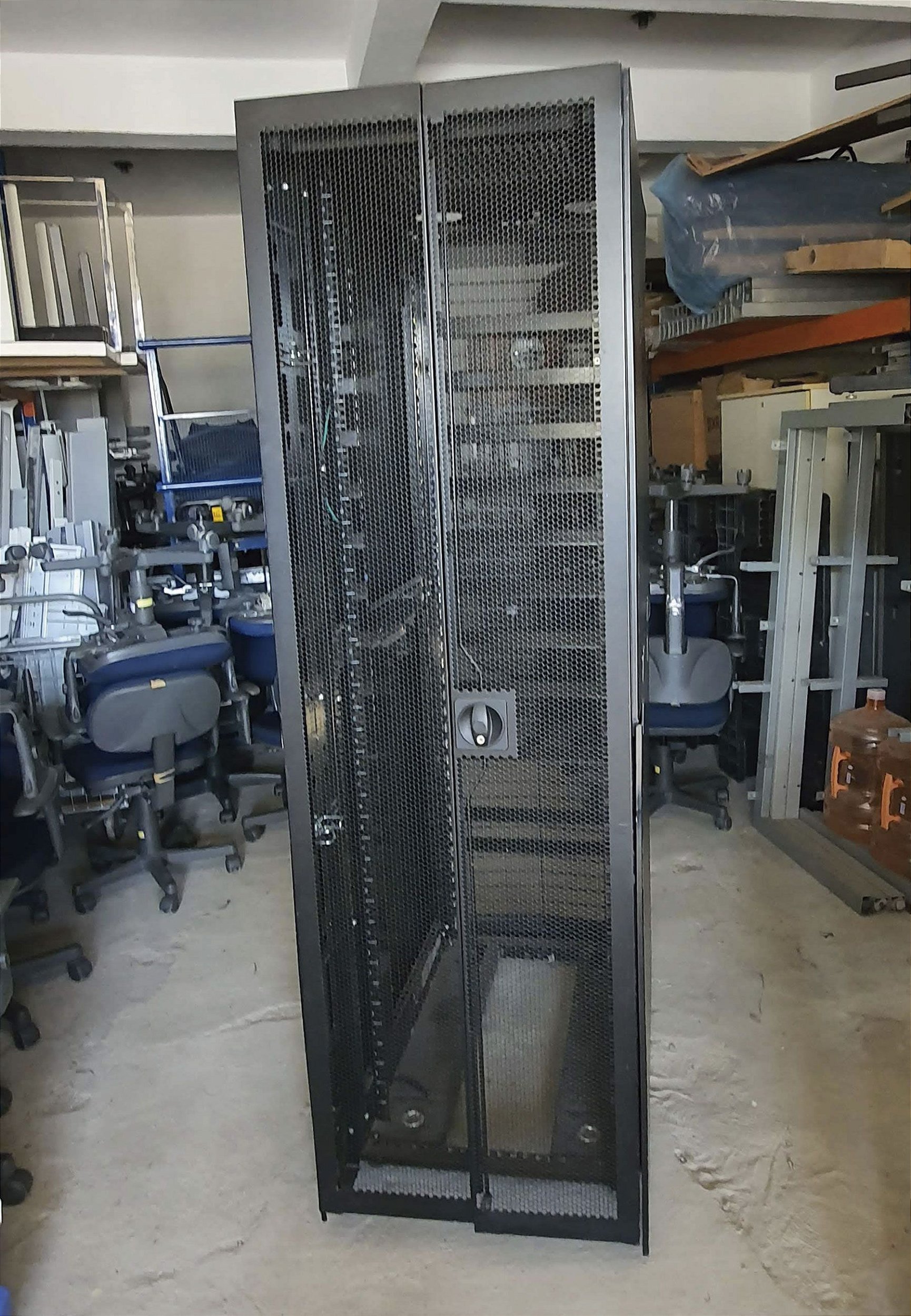 Rack Dell 42U c/ PDU e Rodas Portas Frontal Porta Traseira Dupla ...