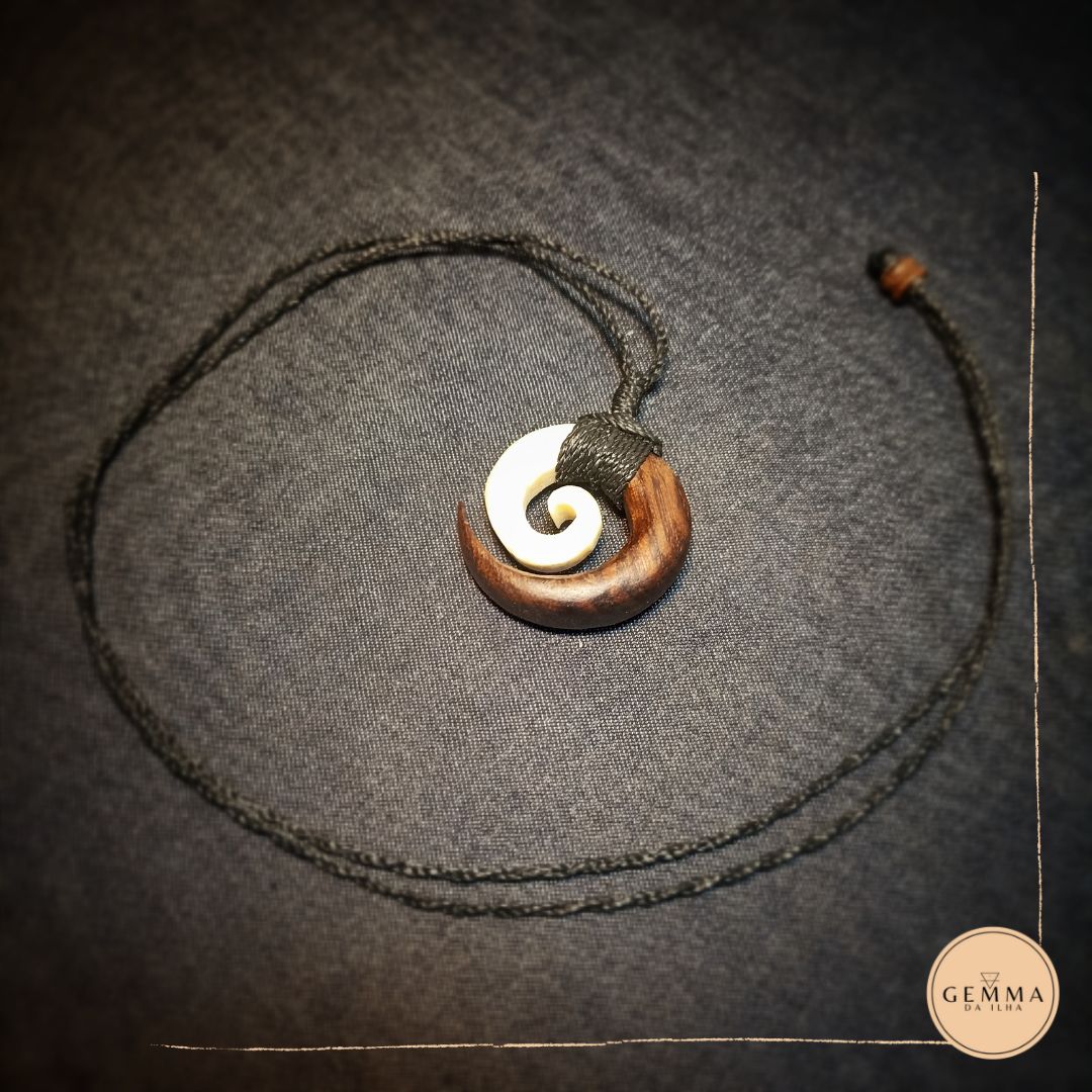 Amuleto Koru - GEMMA da Ilha