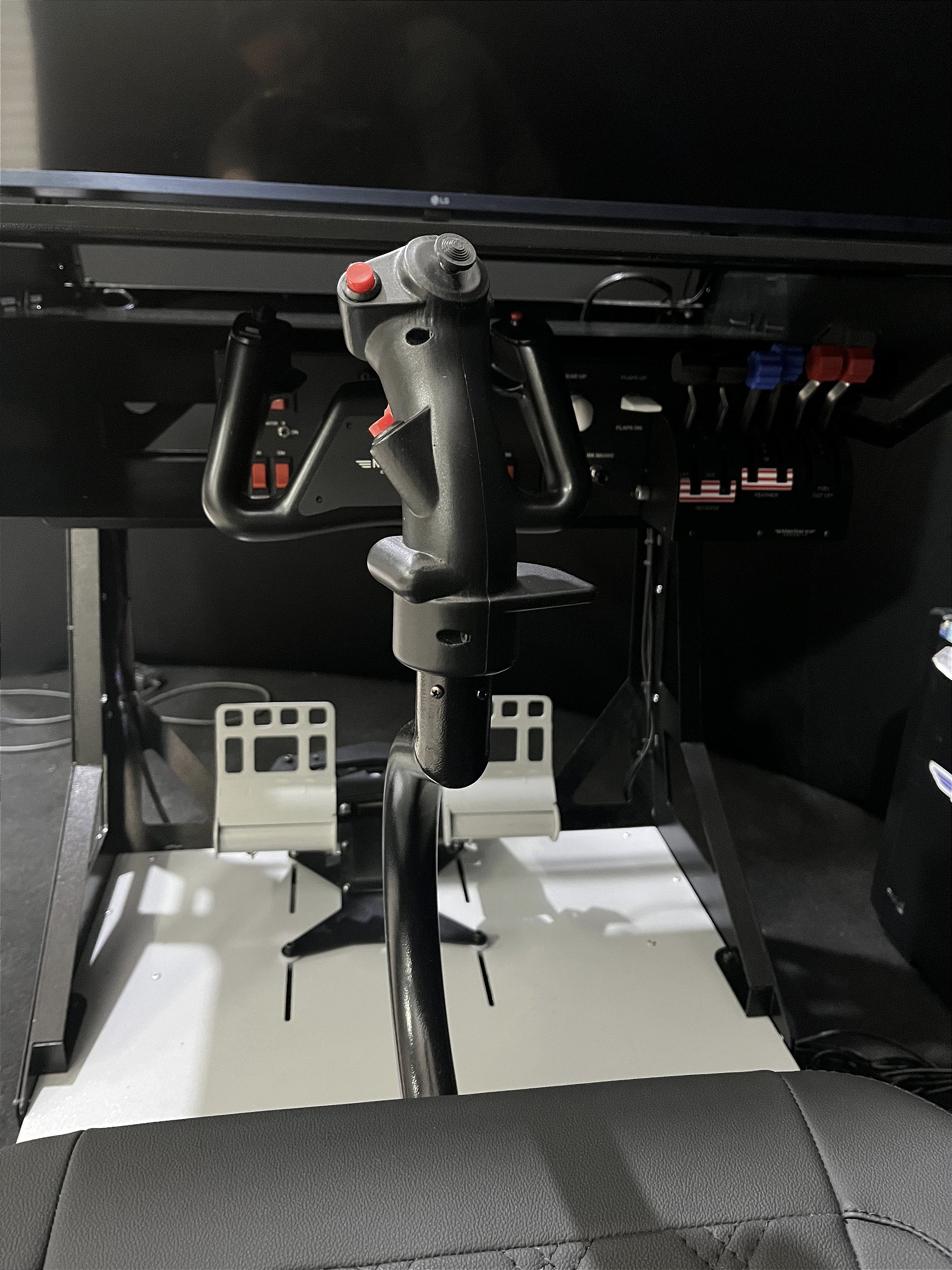 Simulador de voo - cockpit multifuncional - Avião - Helicóptero ...