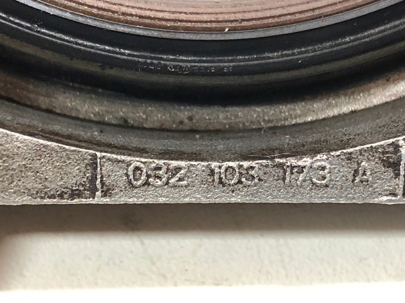 Flange Retentor Virabrequim Gol 1.O 8V 06 10 032103173A C31 - Auto ...