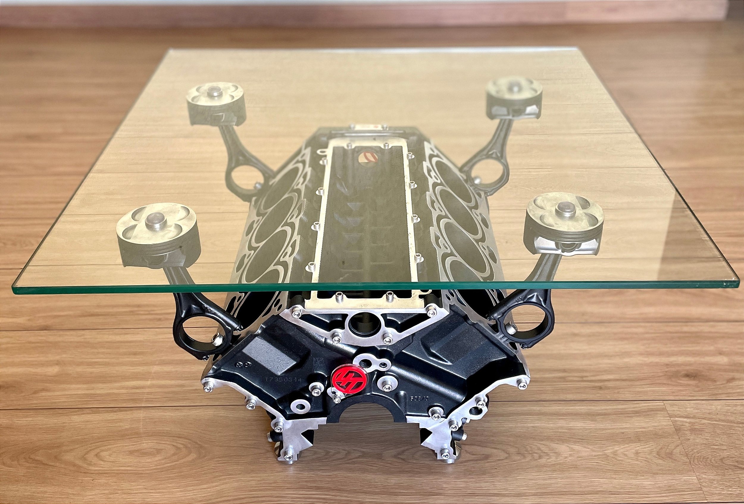 Mesa de centro feita com bloco de motor V8 - 4Tempos