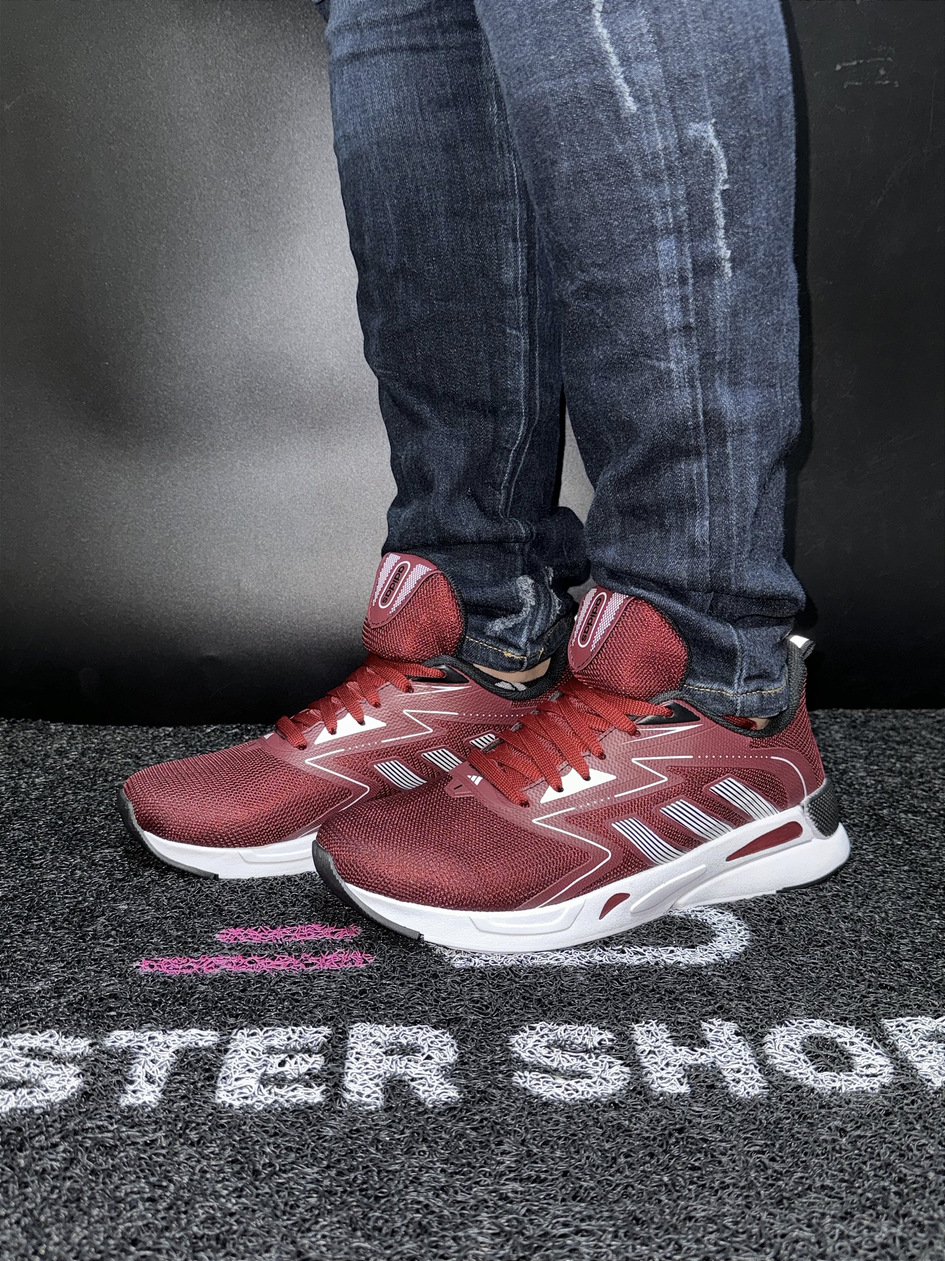 Tênis Adidas Run Bordô - Duster shoes