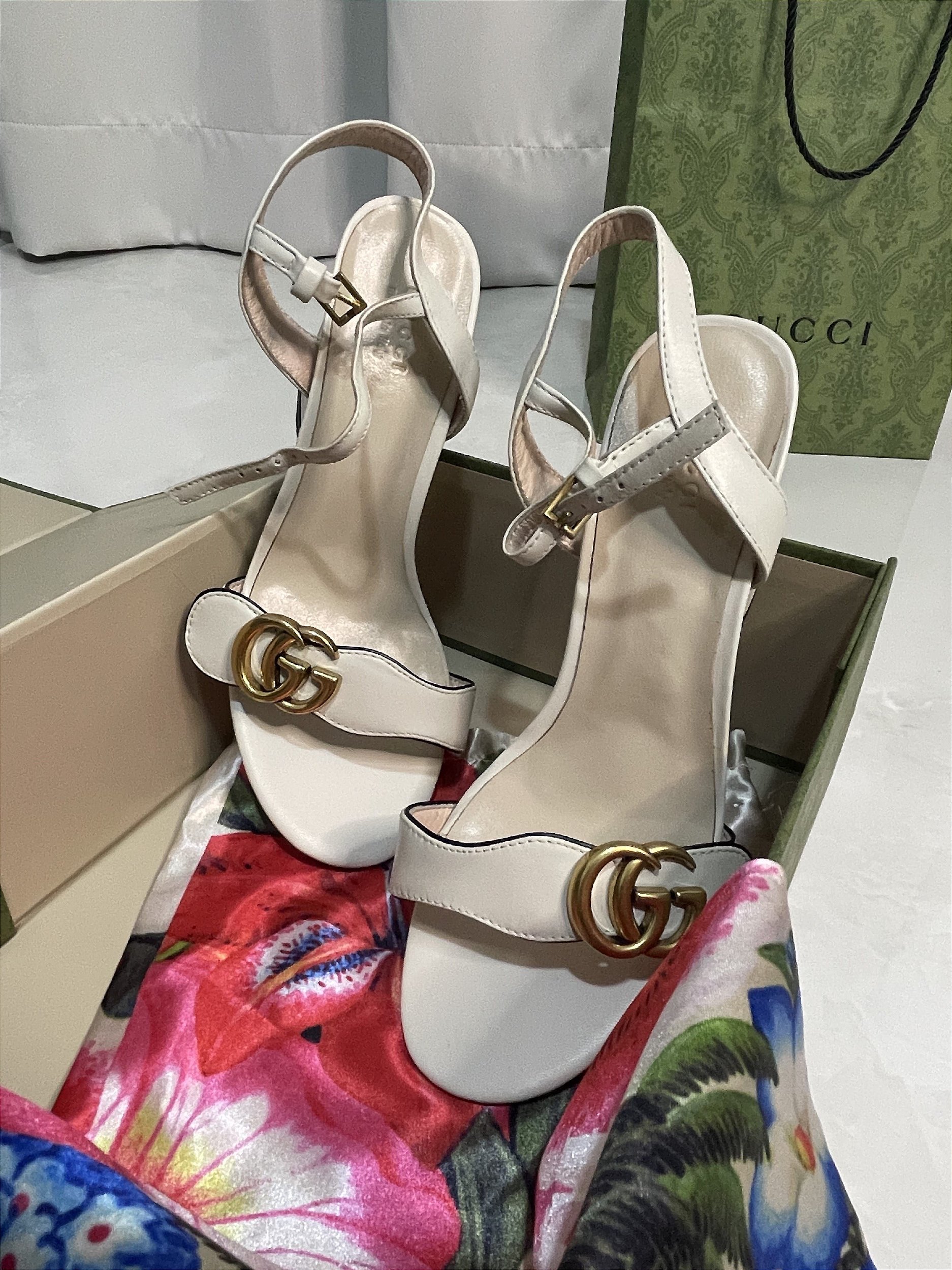SANDALIA GUCCI FEMININA - luxominas
