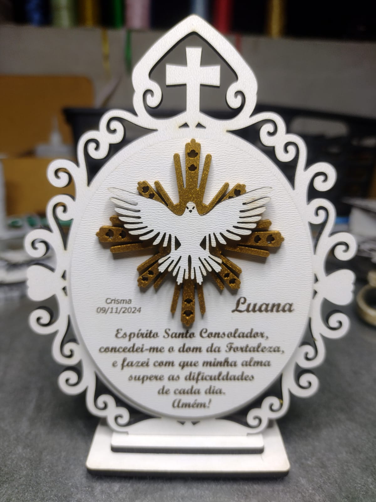Lembrança de Crisma Divino Espirito Santo com base - Lindas Artes ...