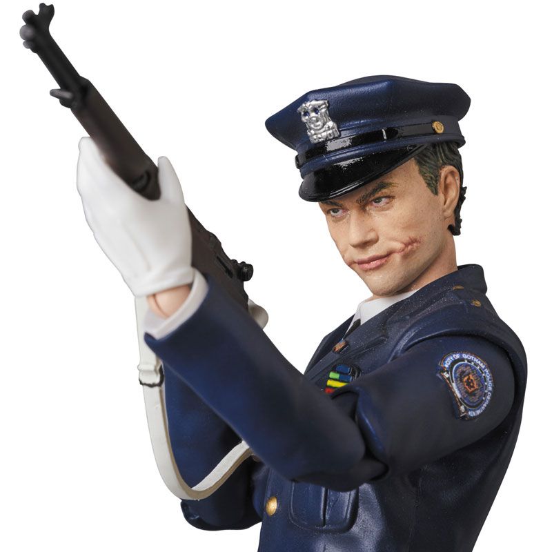 Coringa Versão Policial Batman O Cavaleiro das Trevas Mafex 62 Medicom ...