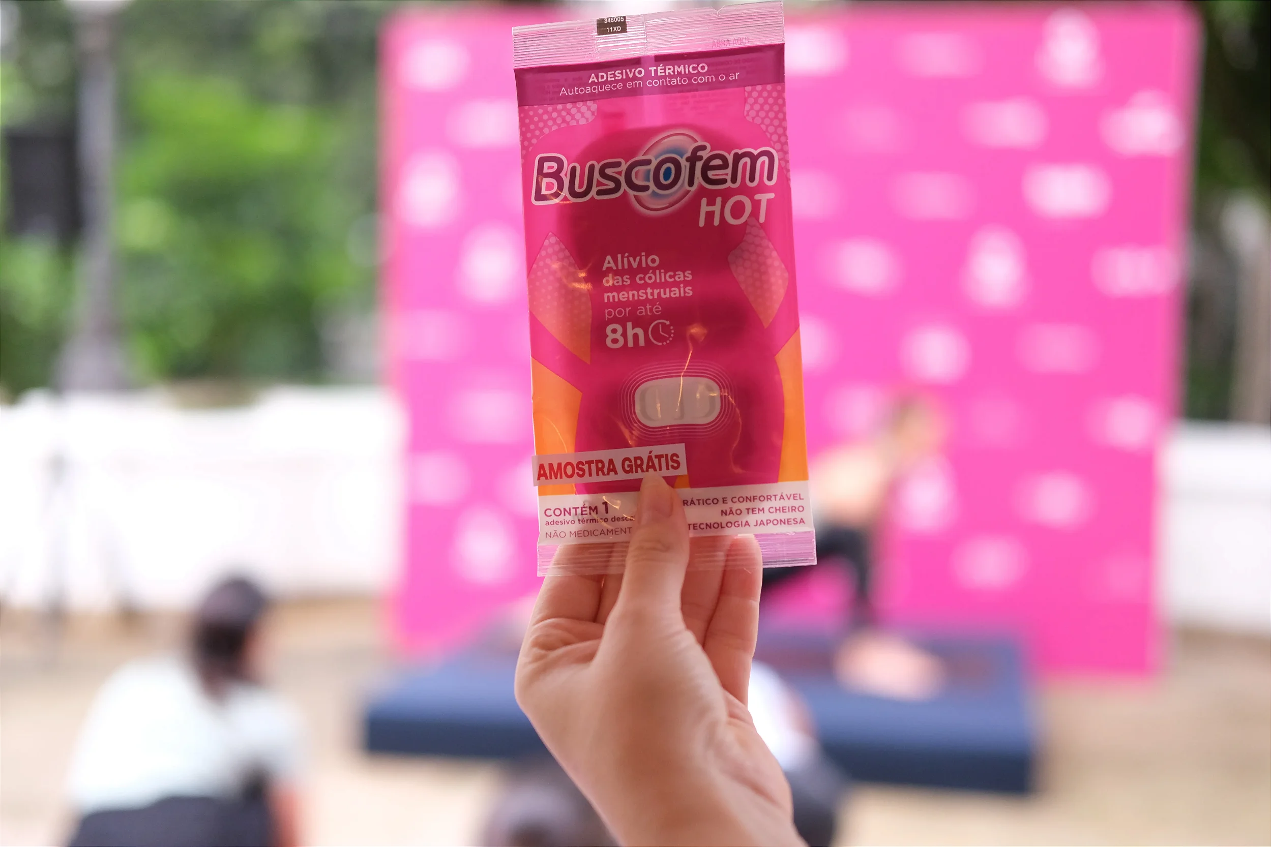 BUSCOFEM HOT 2 ADESIVOS TERMICOS - FarmaViver - Farmácia Online 24 horas