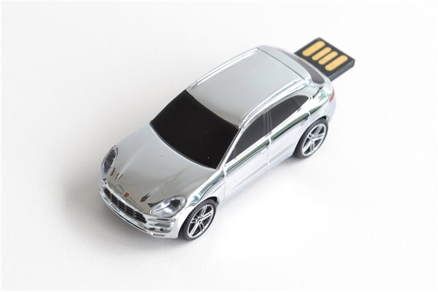 Pen Drive USB Macan 64GB - Alta Velocidade e Design Compacto - Porsche ...
