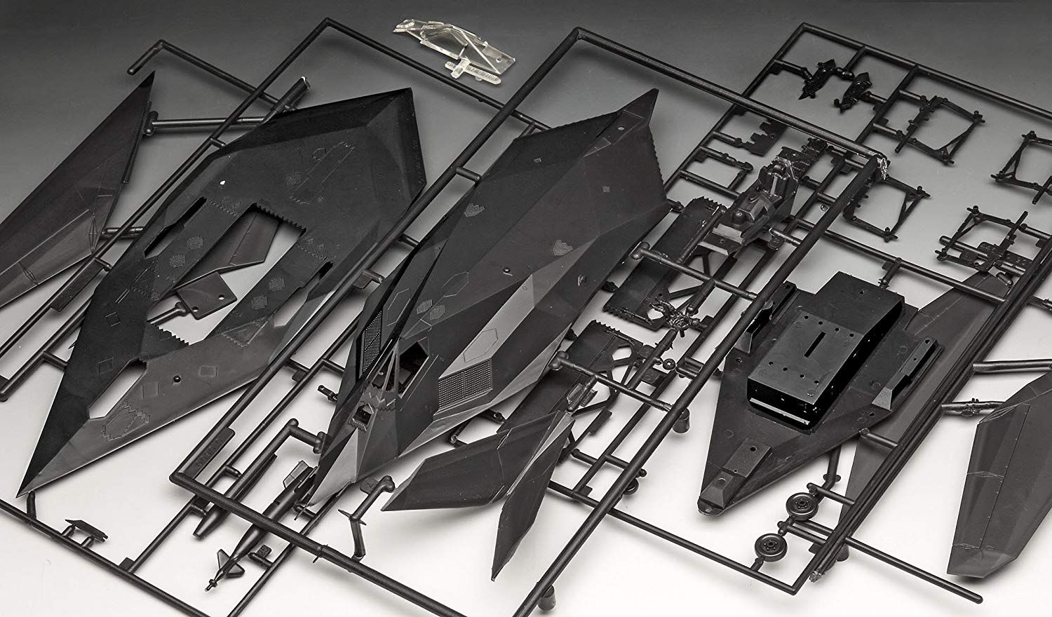 Lockheed Martin F-117A Nighthawk - 1/72 - Revell 03899 - BLIMPS