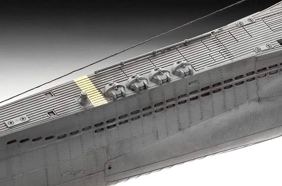 Submarino Alemão Type VII C/41 - 1/144 - Revell 05100 - BLIMPS