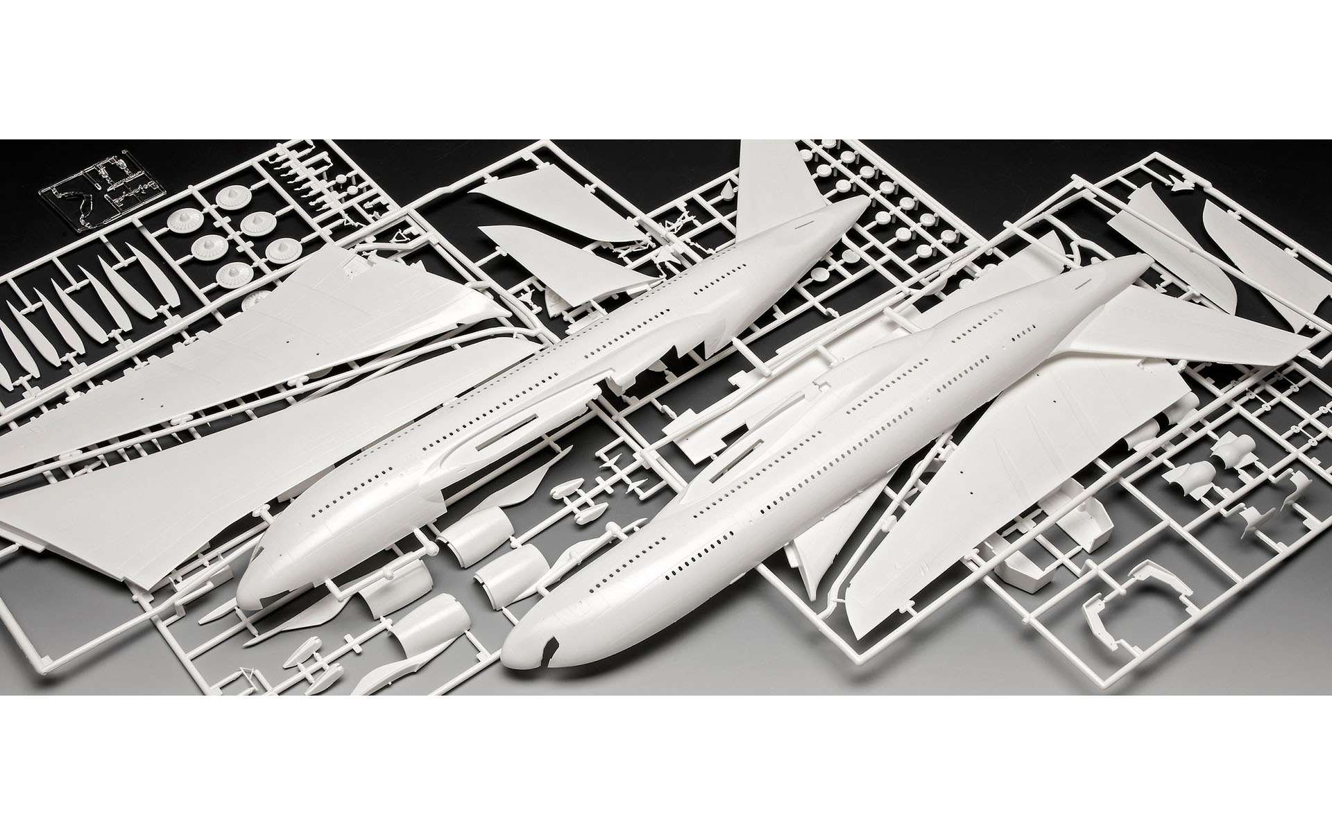 Airbus A380-800 Lufthansa New Livery - 1/144 - Revell 03872 - BLIMPS