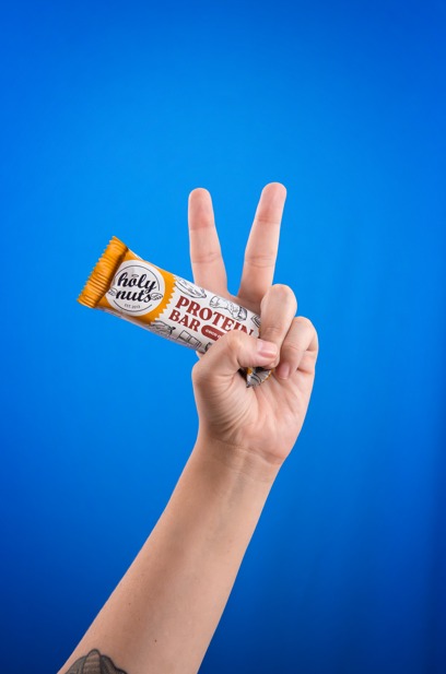 DISPLAY BARRA DE PROTEINA VEGANA - COCO QUEIMADO - Holy Nuts
