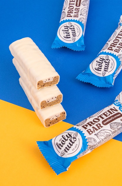 DISPLAY BARRA DE PROTEINA VEGANA - COOKIES'N'CREAM - Holy Nuts DISPLAY BARRA DE PROTEINA VEGANA - COOKIES'N'CREAM - Holy Nuts