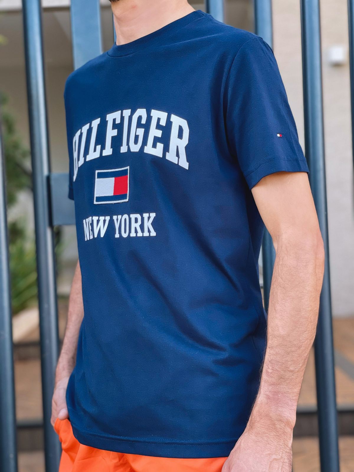 Camiseta Tommy Hilfiger Slim Fit New York Azul Marinho - HERRERA BRAND