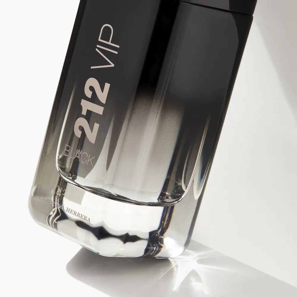 Carolina Herrera 212 Vip Black Perfume Masculino Eau De Parfum 100ml ...