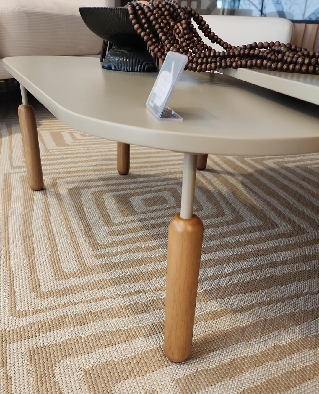 Mesa de Centro Ceci - Móveis & Decor - Design de Alto Padrão.