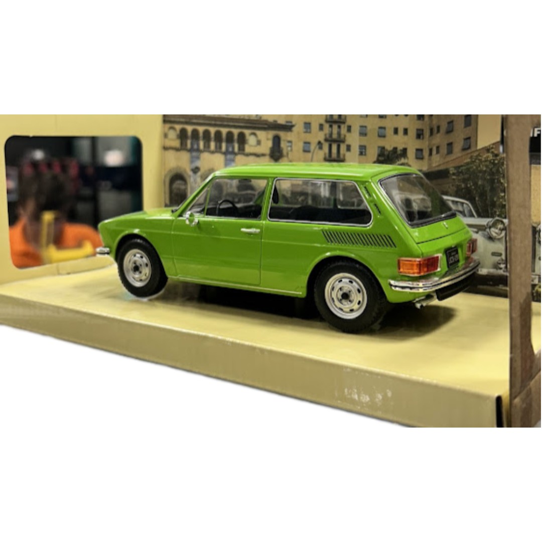 Miniatura Volkswagen Brasilia verde 1976 - 1/24 - AutoMOTIVO Store