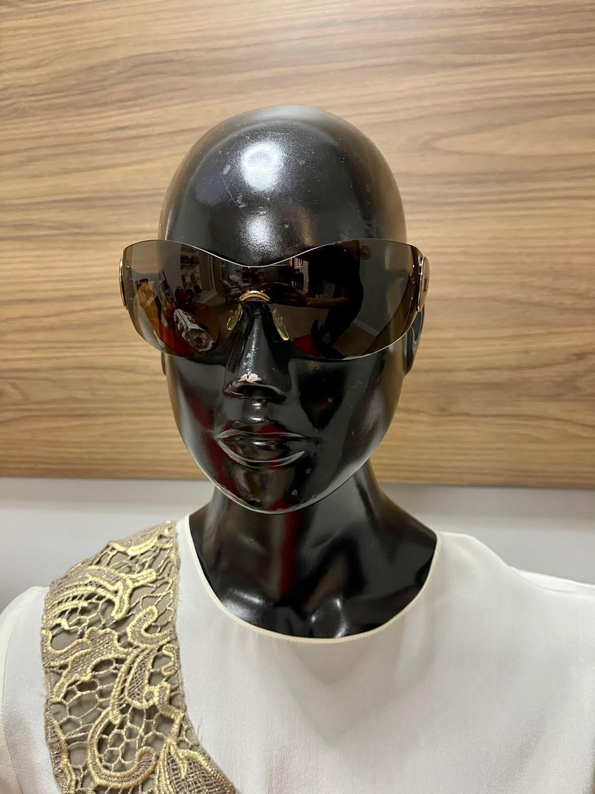 Óculos de sol GIVENCHY - Uma Vez Mais Brechó Boutique