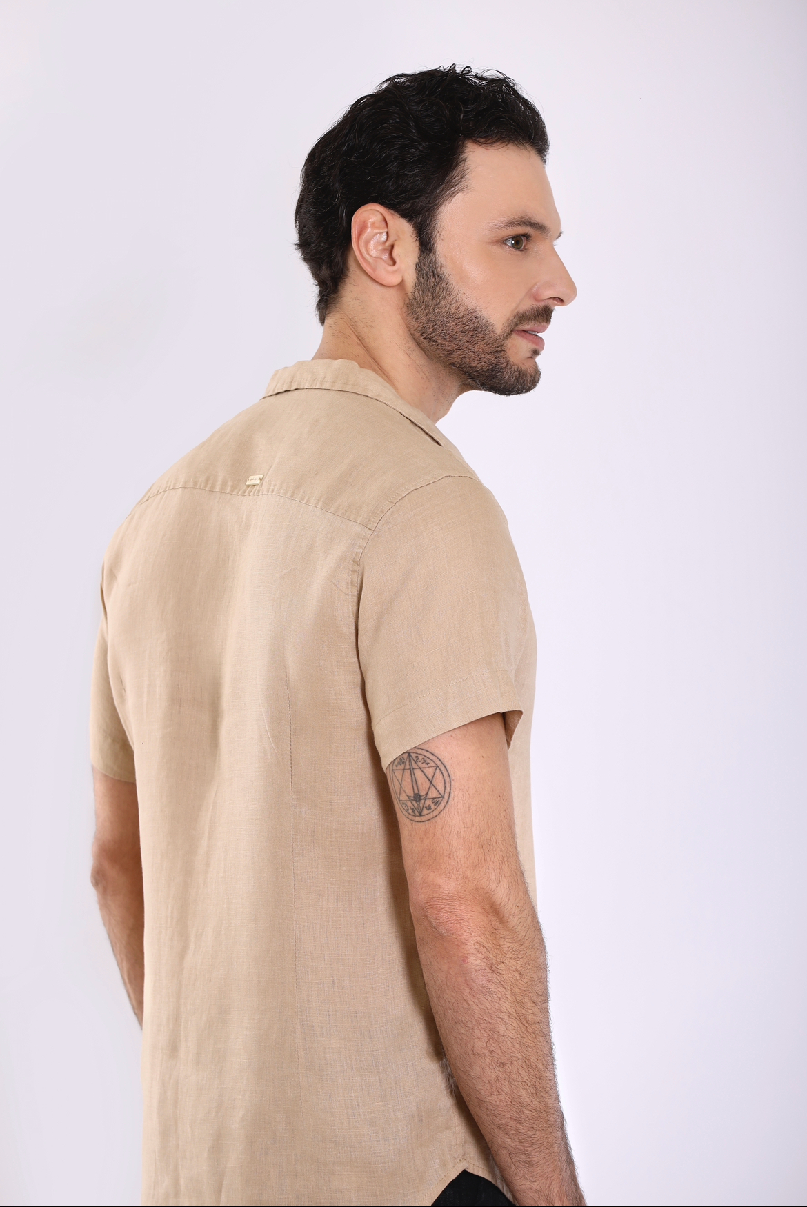 Camisa Gola Cubana Puro Linho Caramelo - Studio Aja