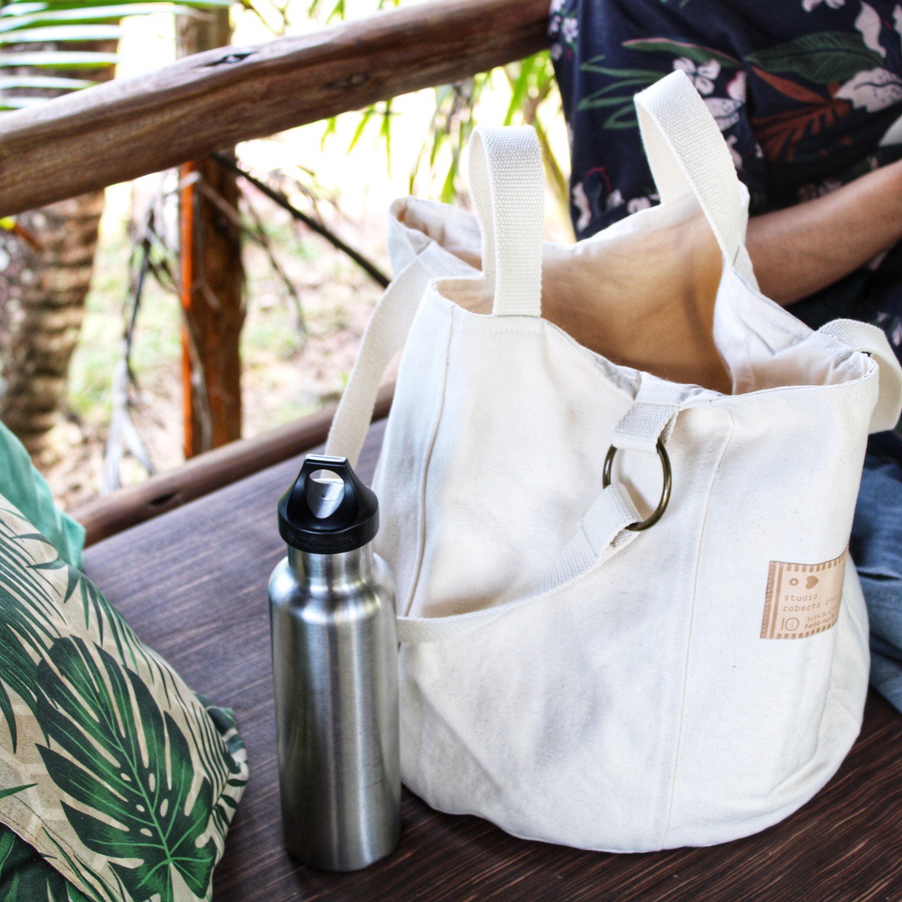 BOLSA GRANDE FLORIPA REUSO LONA CRUA - Studio Roberta Chaves