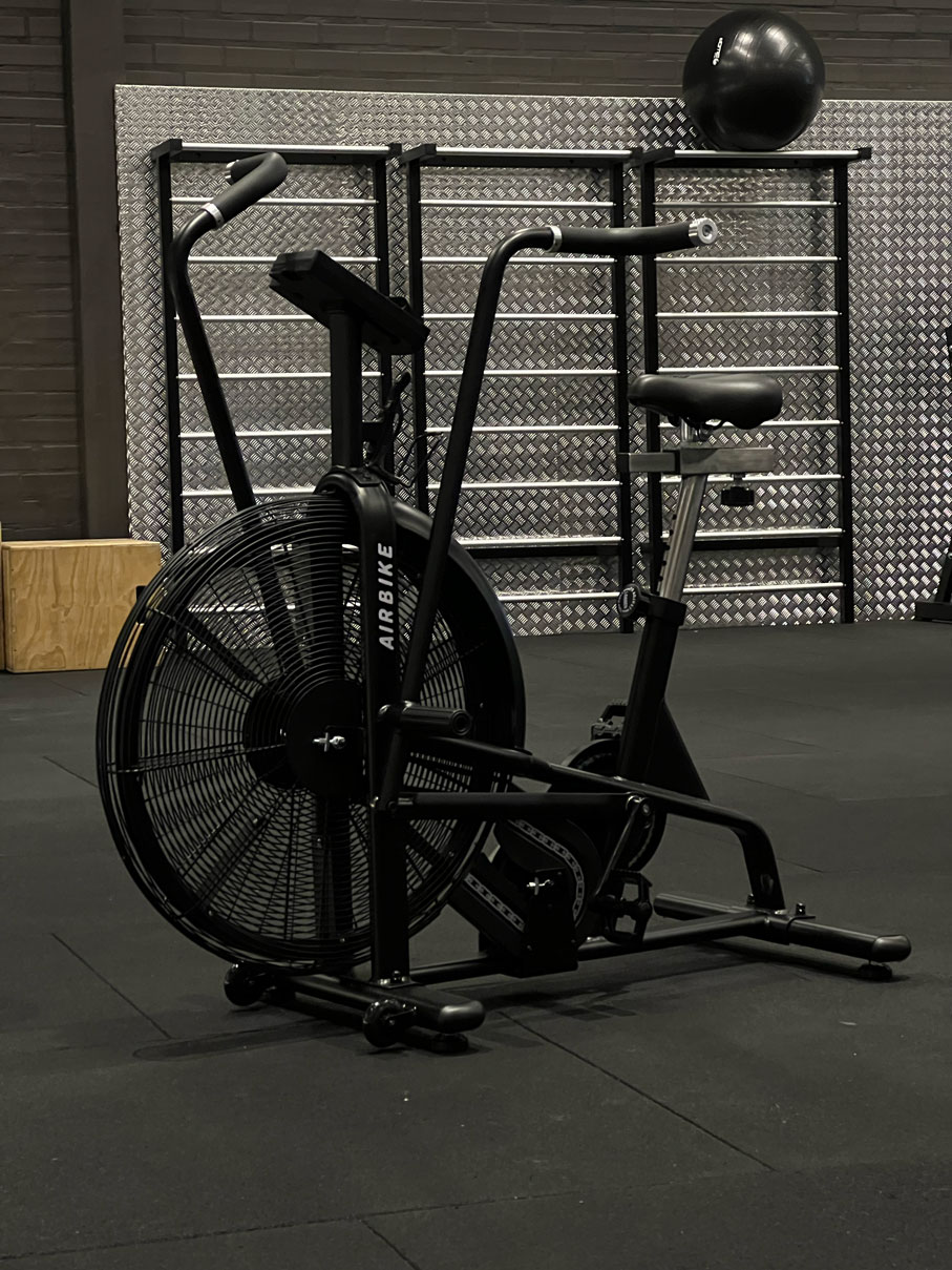 AIR BIKE PROFISSIONAL COM PAINEL DIGITAL - Sim Fitness