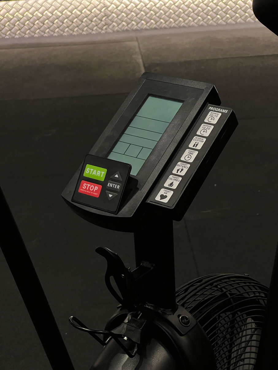 AIR BIKE PROFISSIONAL COM PAINEL DIGITAL - Sim Fitness