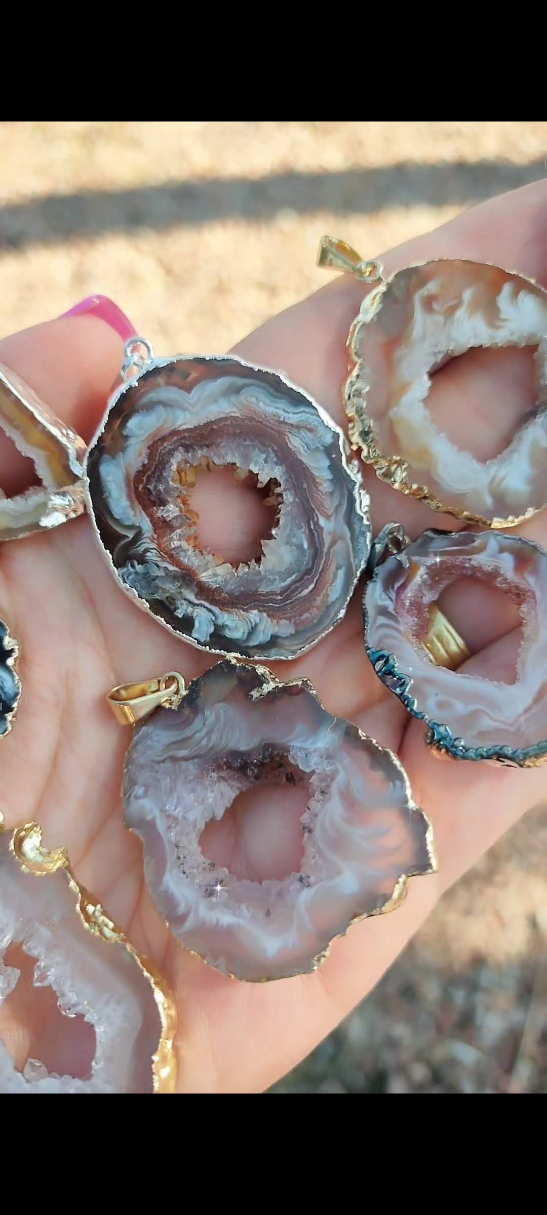 Pingente Geodo de Ágata Aberto- Pedra da Sorte - Aurora Feito Com Amor