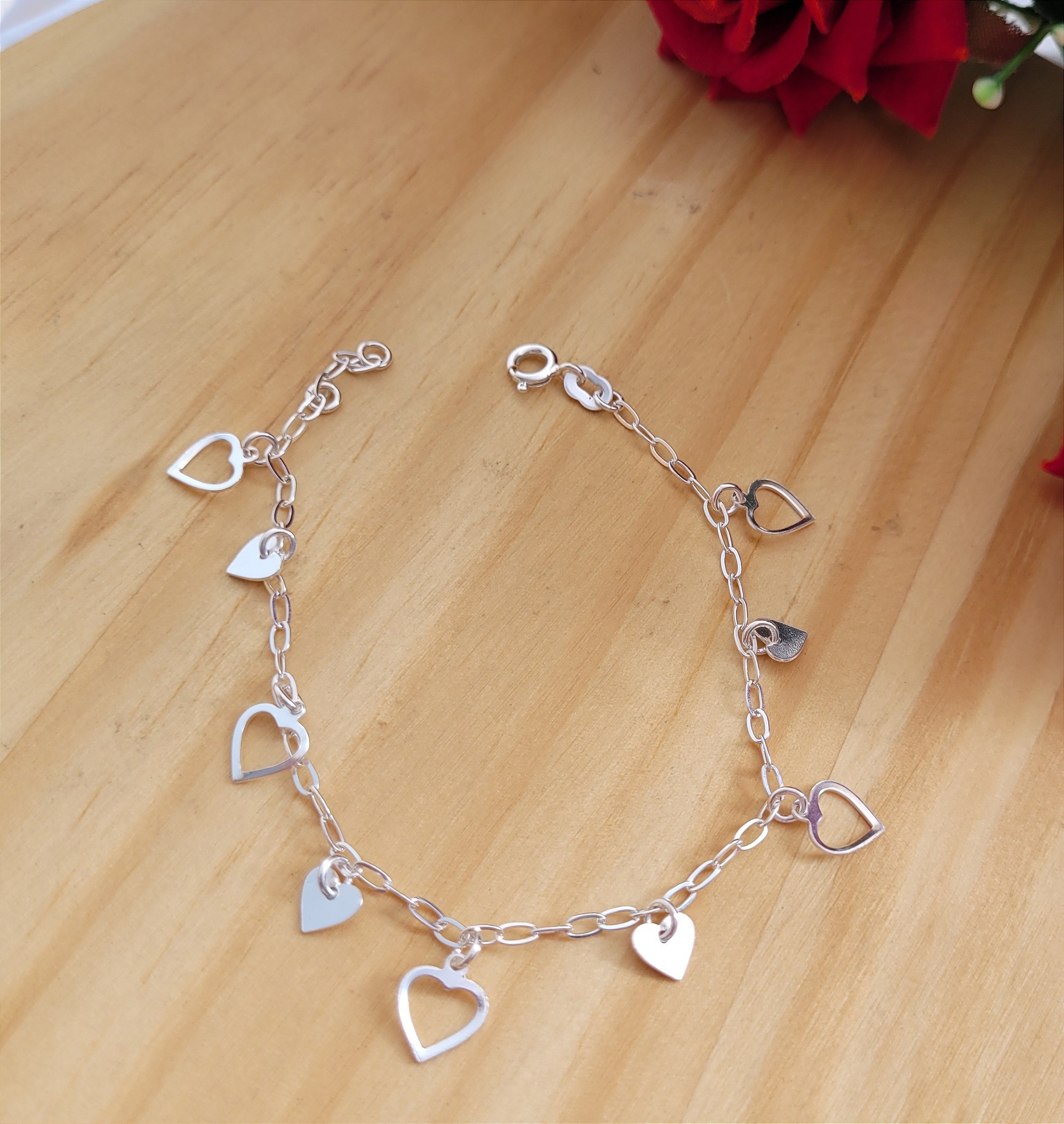 Pulseira com Pingentes de Corações Placas e Vazados - Prata 925 - M3F ...