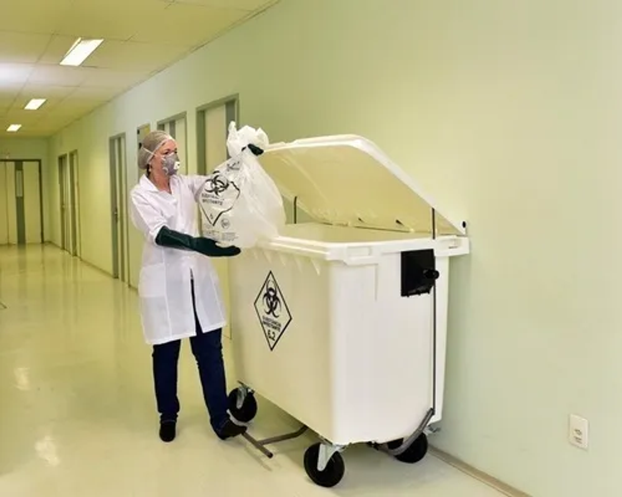Saco de lixo Infectante Hospitalar 50L C/ 100 un - Rava - Cirúrgica ...