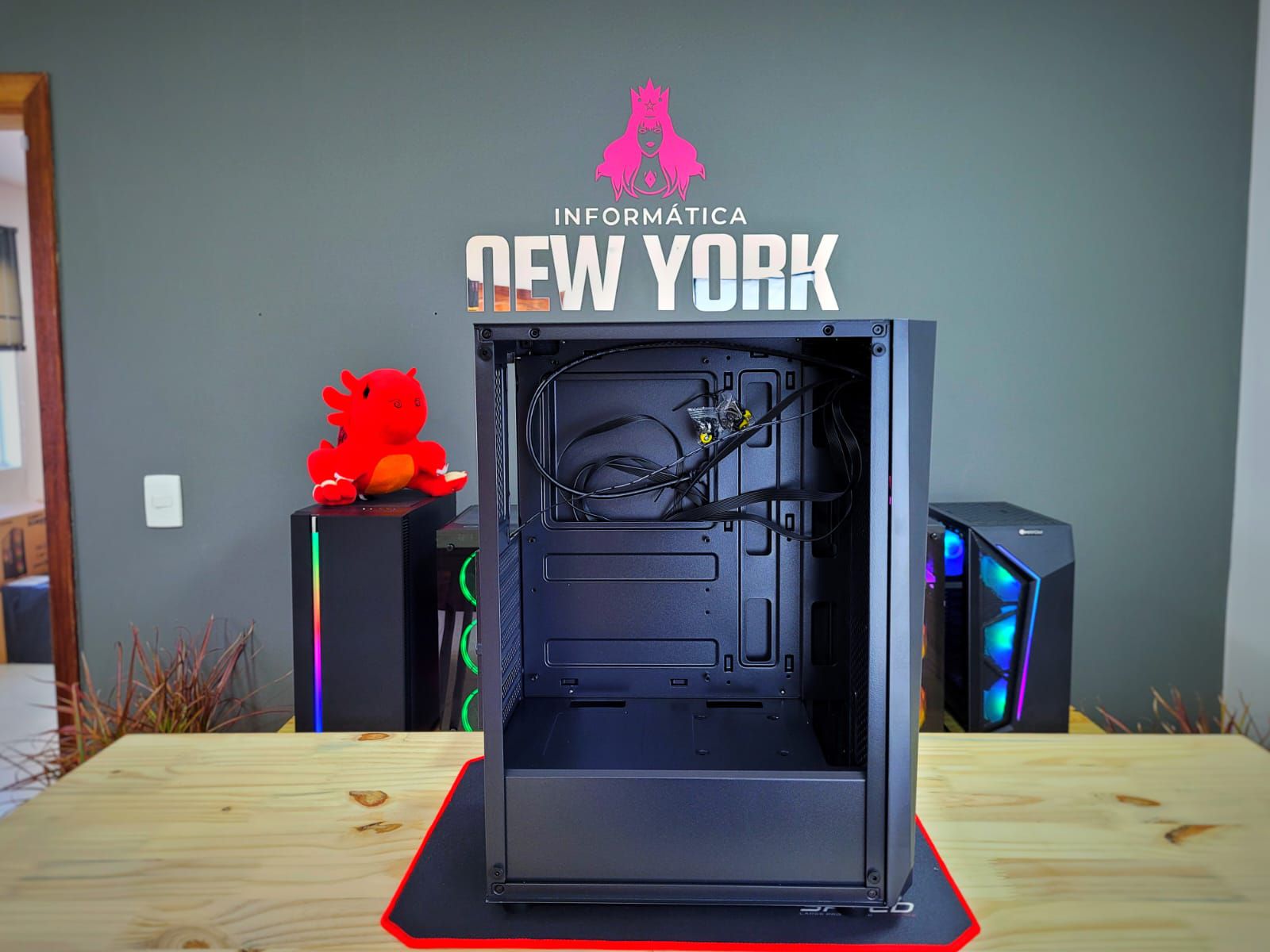 GABINETE GAMER HAYOM - GB1721 - New York Informatica