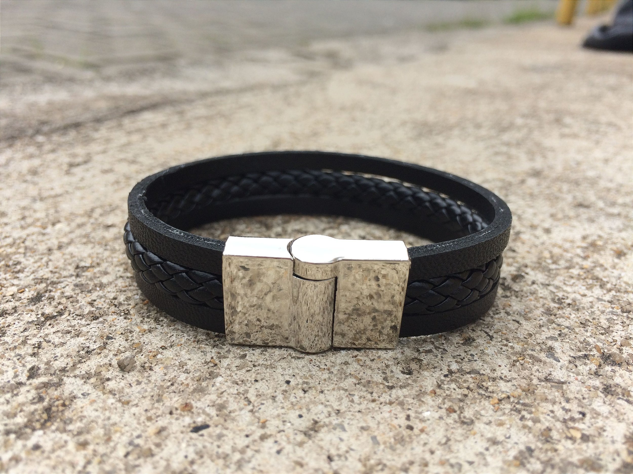 Pulseira em Couro Preto e Trançado Social Fecho Imã - Bicudos Store