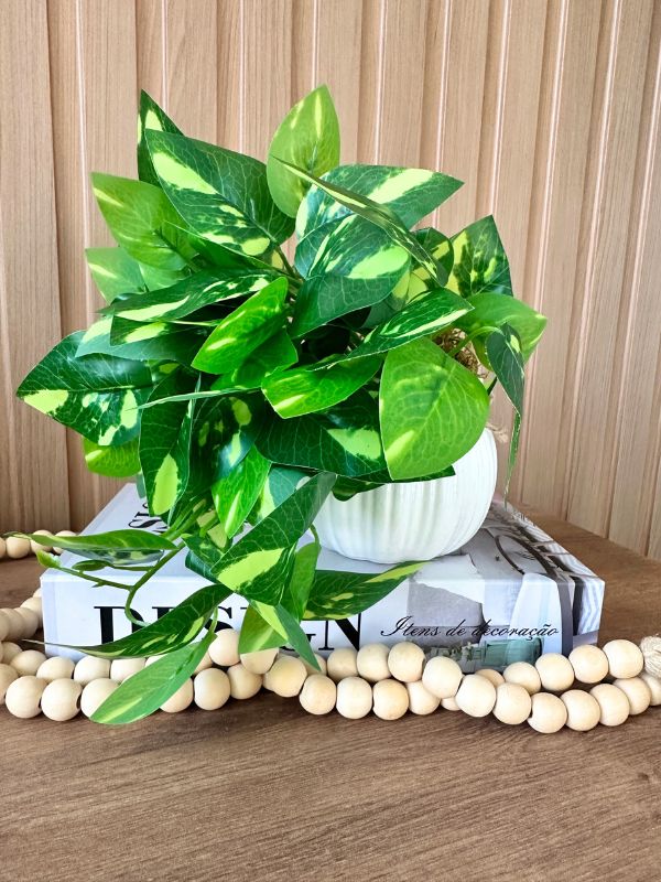 Folha de Jiboia Artificial Vaso Branco Laço - Loja de Decoração Online ...