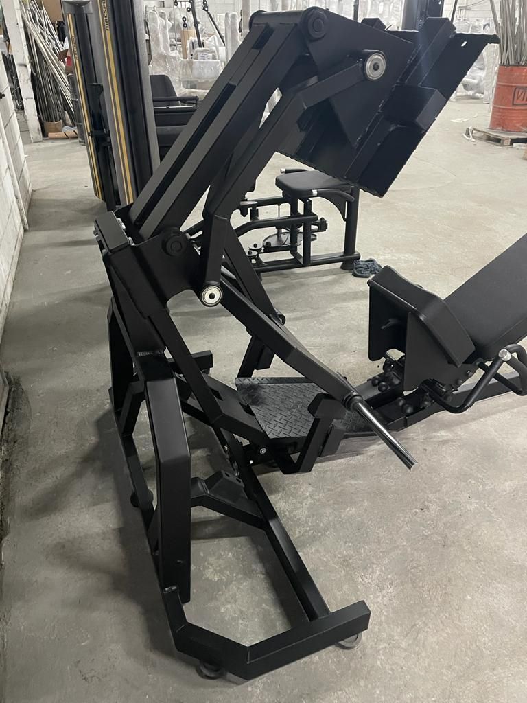 Leg Press Articulado Strong - Distrifit Equipamentos Esportivos
