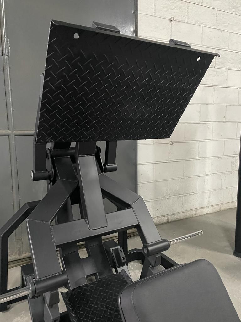 Leg Press Articulado Strong - Distrifit Equipamentos Esportivos