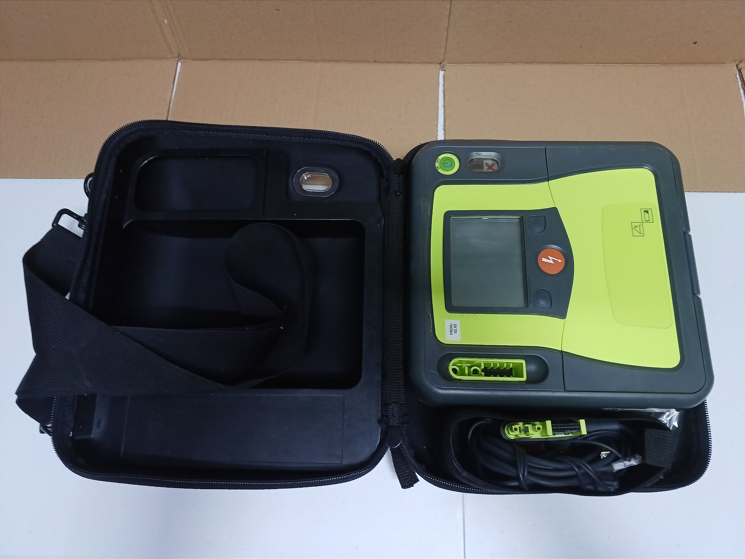 Desfibrilador Zoll Dea Pro Externo Automático - Maple Hospitalar ...