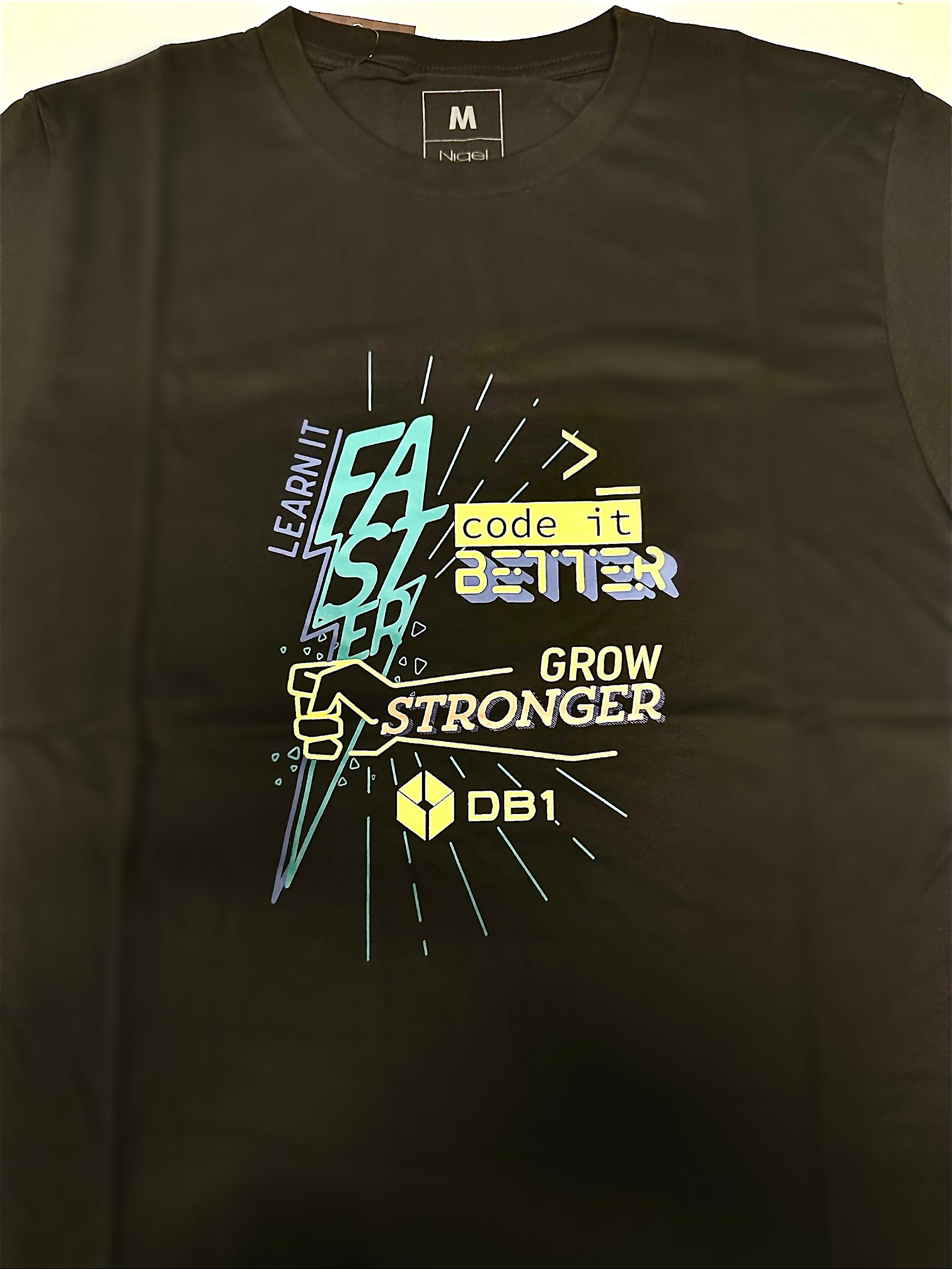 Camiseta Code It Better - LOJINHA DB1