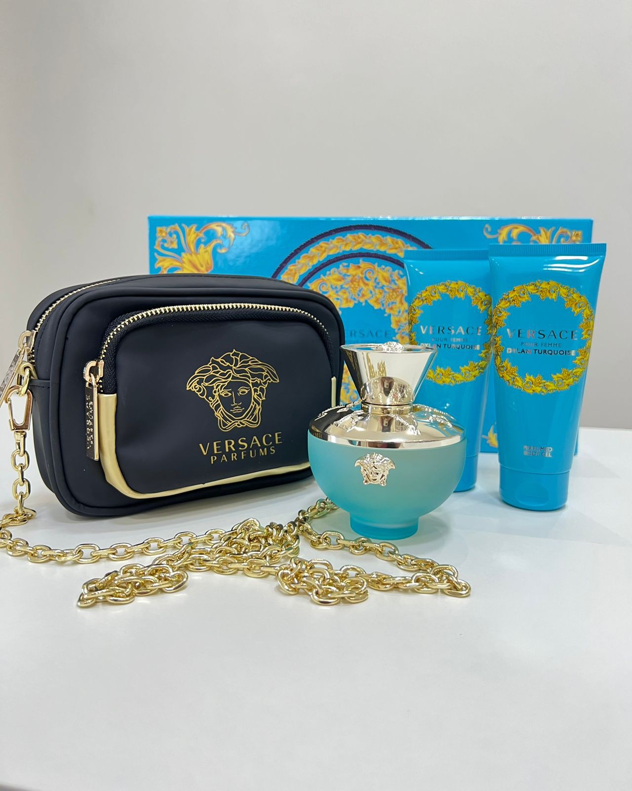 Kit Perfume Versace Dylan Turquoise 100ml + Body Gel 100ml + Shower Gel ...