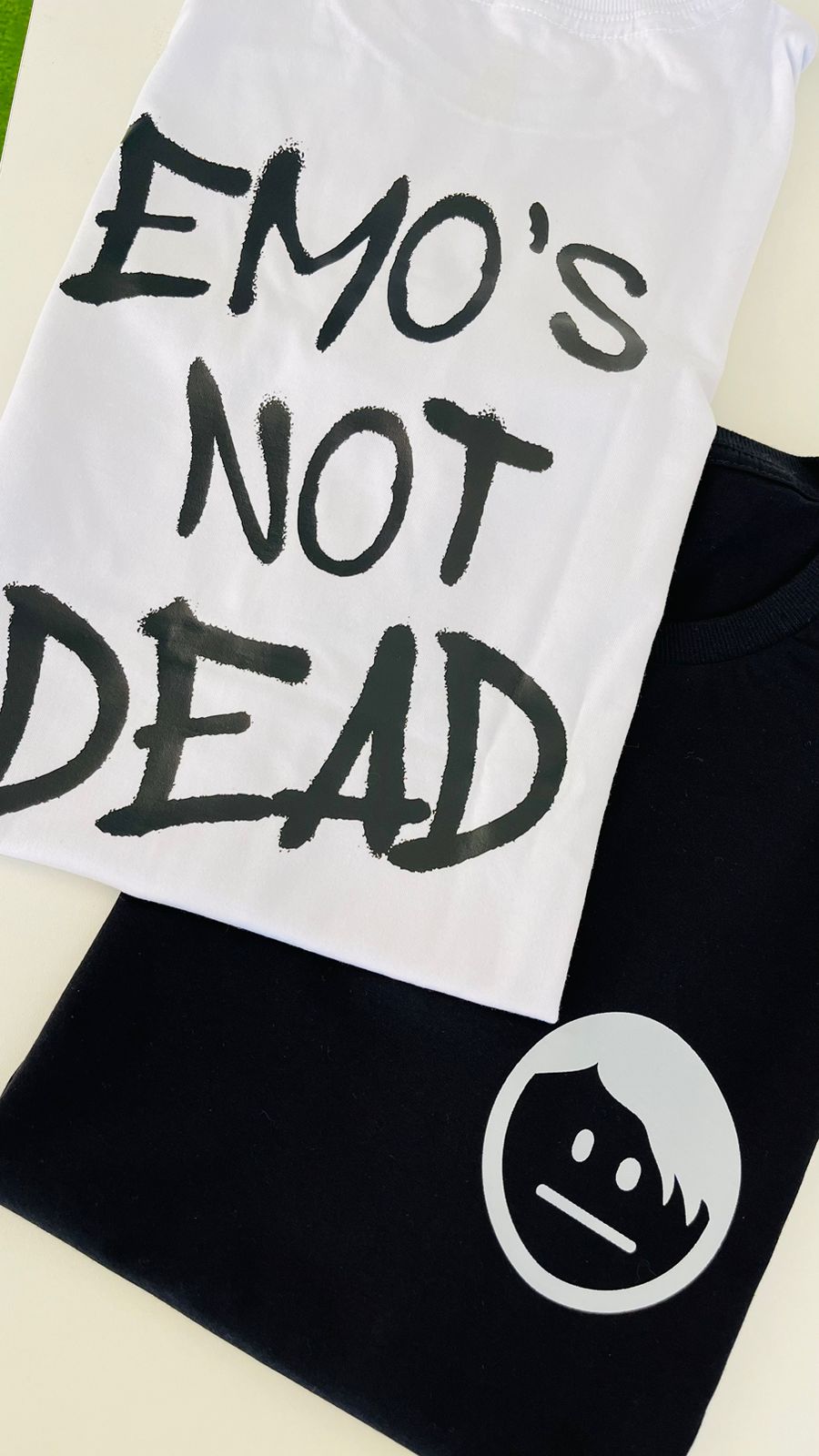 T-Shirt Emo's not dead - Baiuca das Gurias | Camisetas estilosas feitas ...