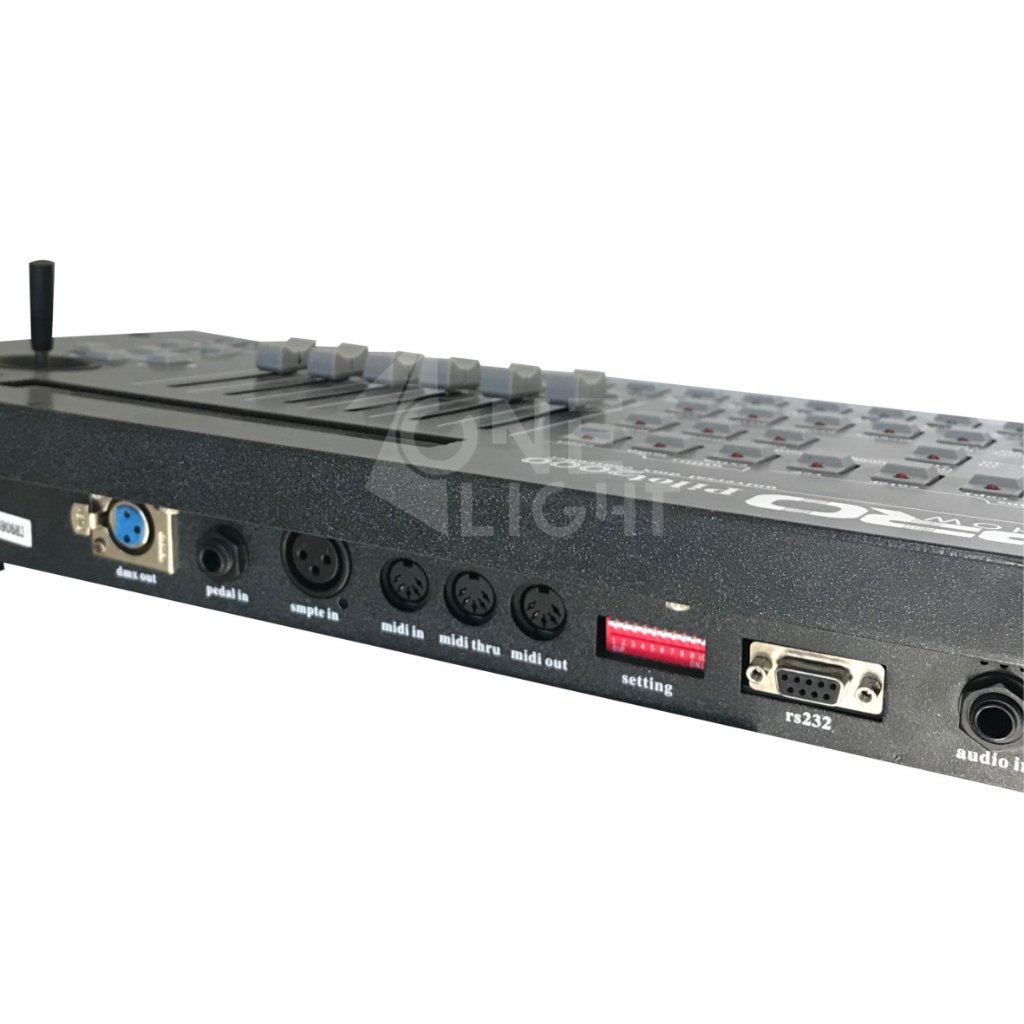 MESA PILOT PRO LIGHT 2000 - A MAIOR LOJA VIRTUAL DE ILUMINAÇÃO DO BRASIL