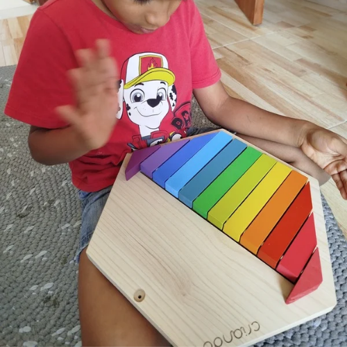 Painel Sensorial Colméia - Barras Horizontais - bibiai