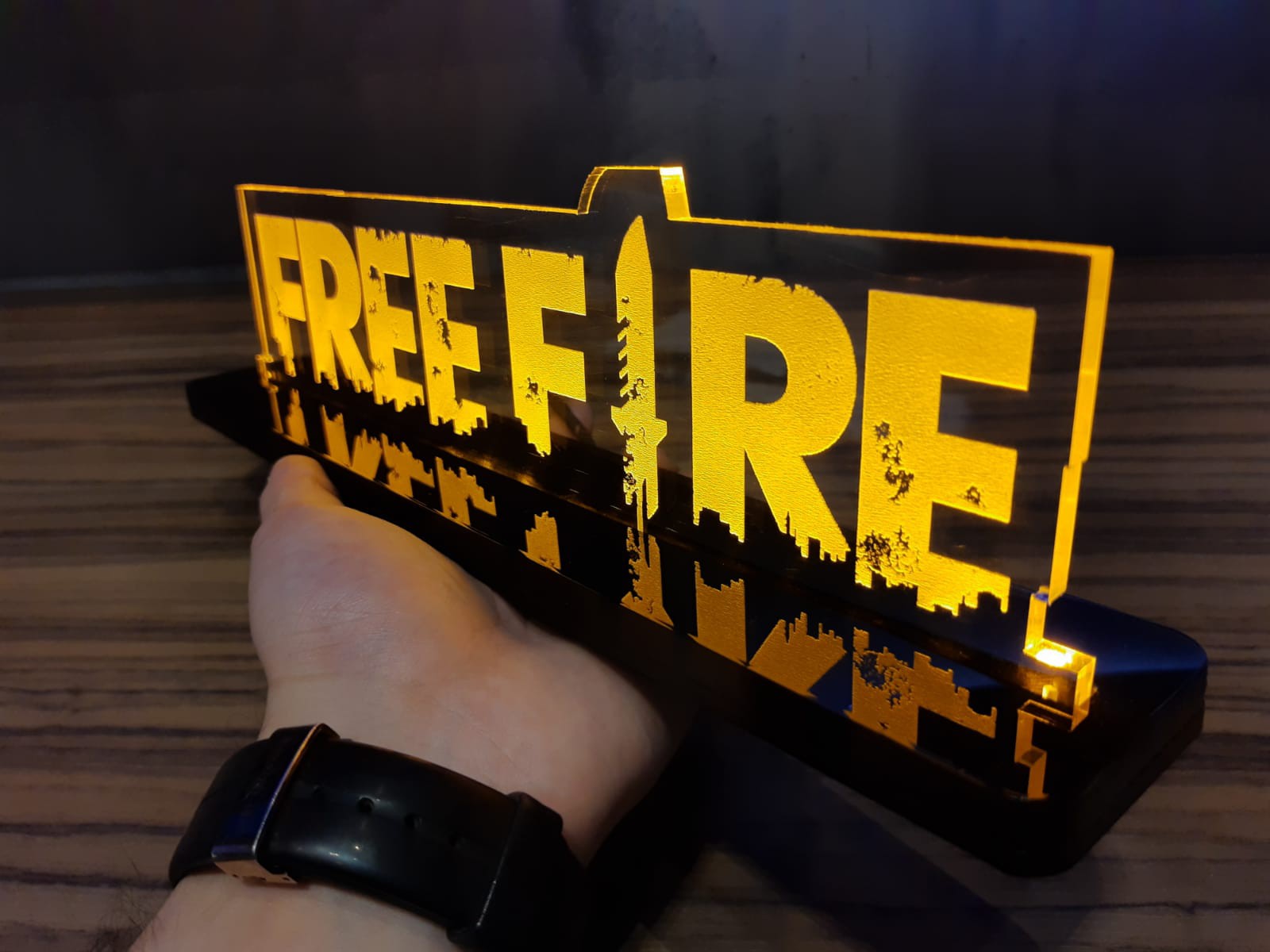LUMINÁRIA LED FANART - FREE FIRE - DS Games Atibaia