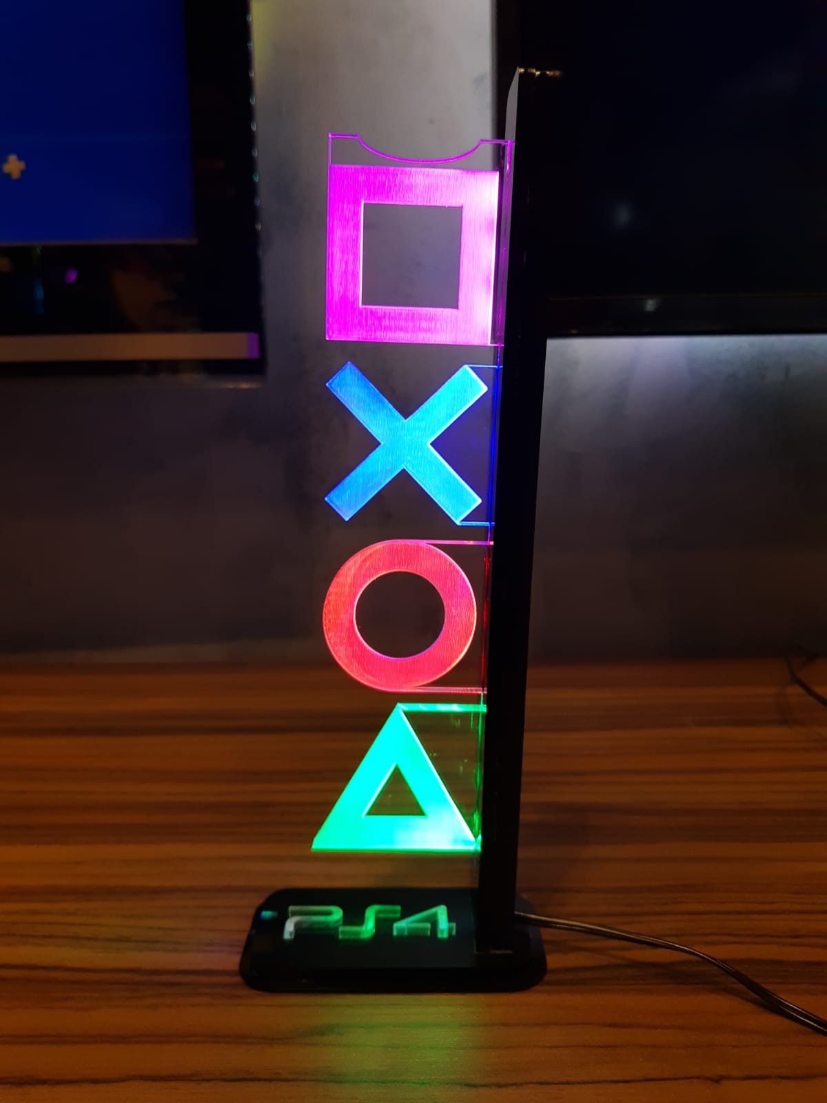 LUMINÁRIA LED FANART - PS4 VERTICAL - DS Games Atibaia