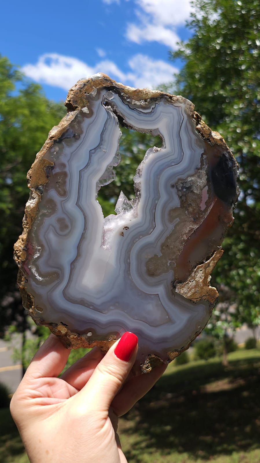 Ágata Bandada com Geodo - Chantrea Pedras