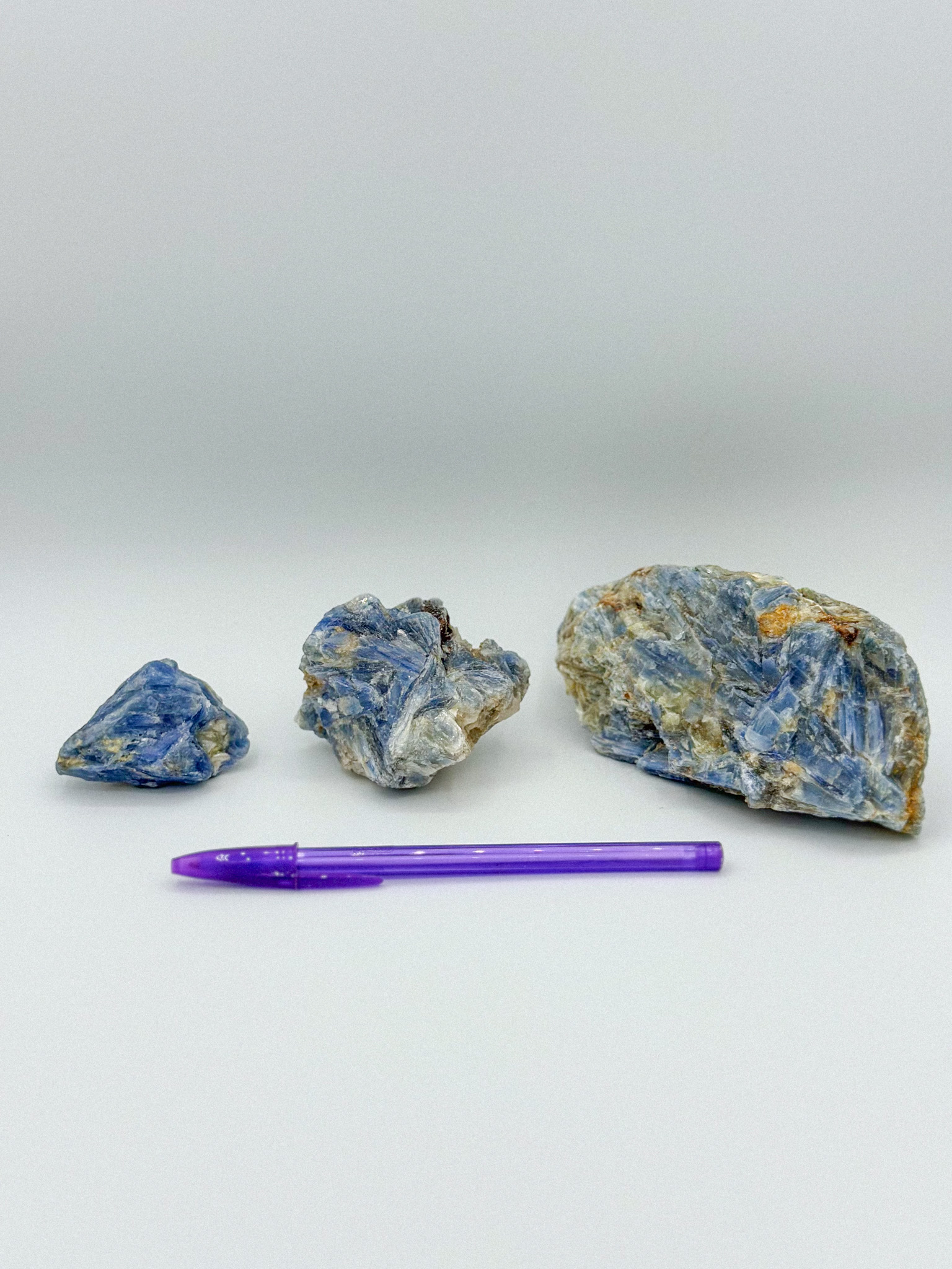 Cianita azul - Bruta - Gabi Rubi Store