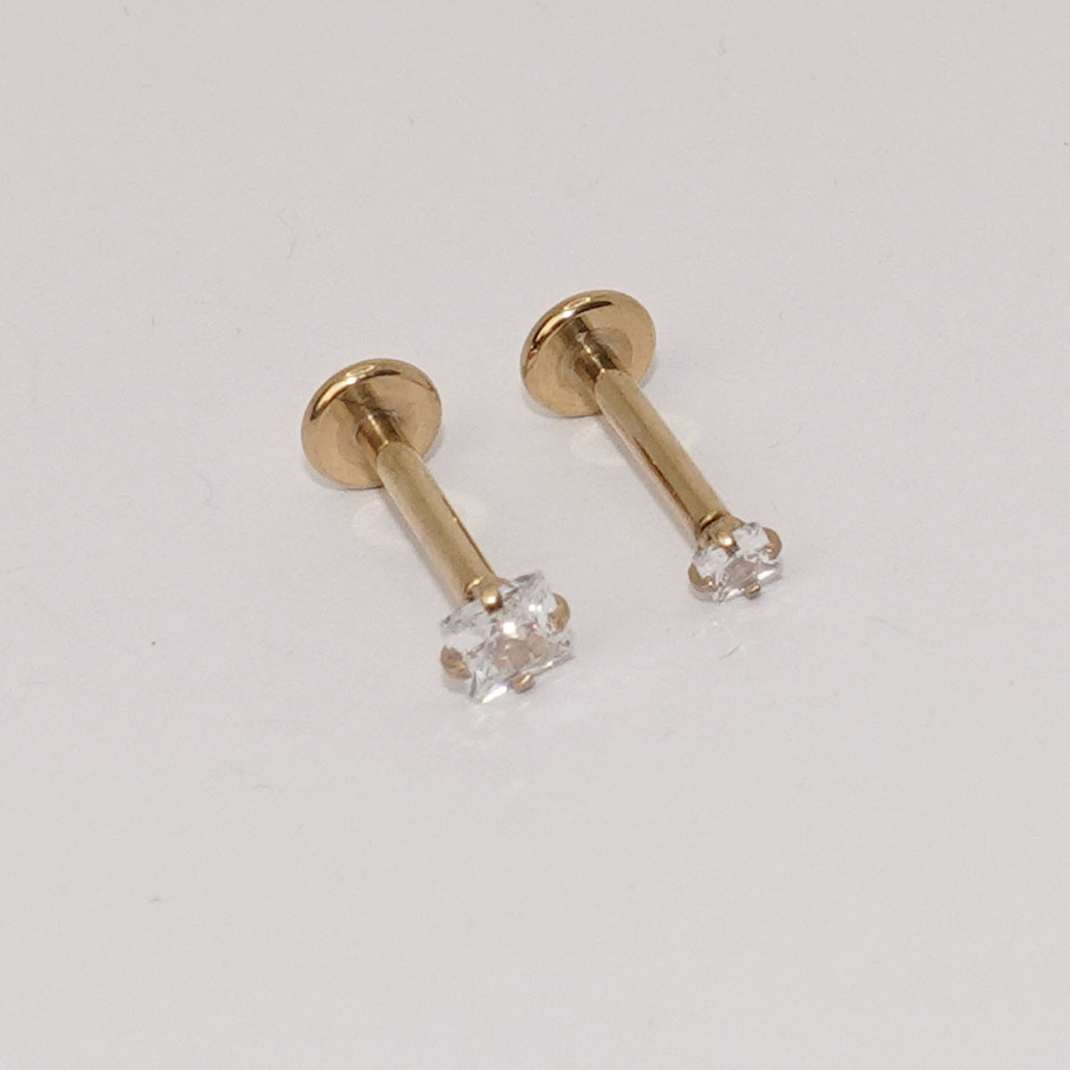 Piercing Labret Plug em Aço Cirúrgico Quadrado Zircônia - Escola do ...