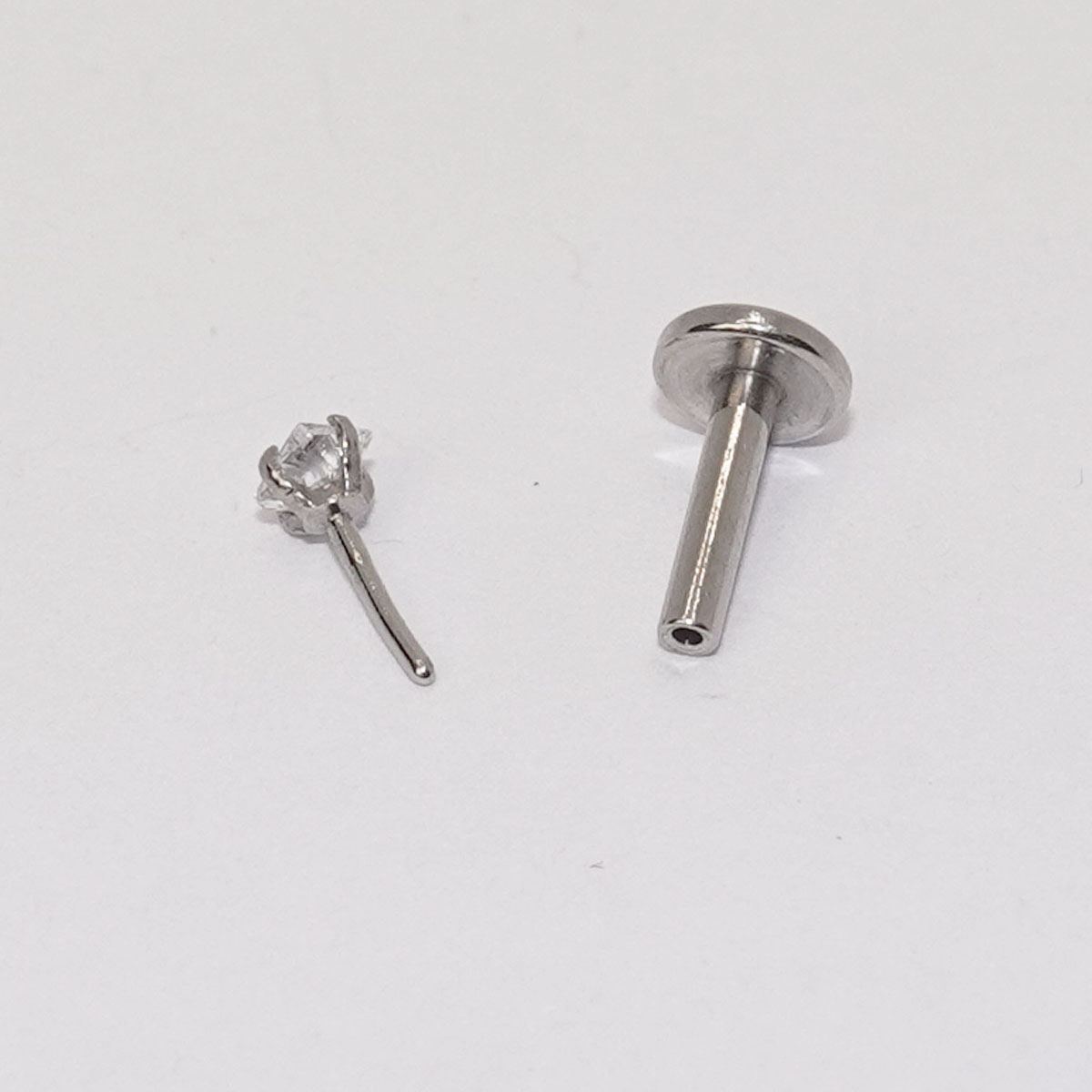 Piercing Labret Plug em Aço Cirúrgico Quadrado Zircônia - Escola do ...