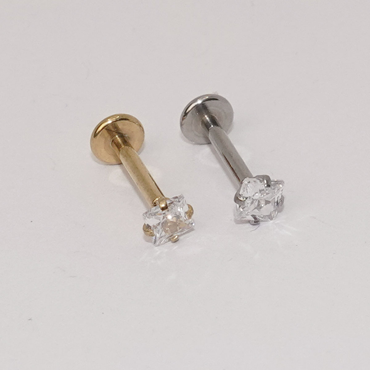 Piercing Labret Plug em Aço Cirúrgico Quadrado Zircônia - Escola do ...